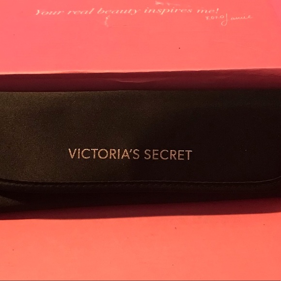 Victoria's Secret | Makeup | Nwot Victorias Secret Makeup Brush Set ...
